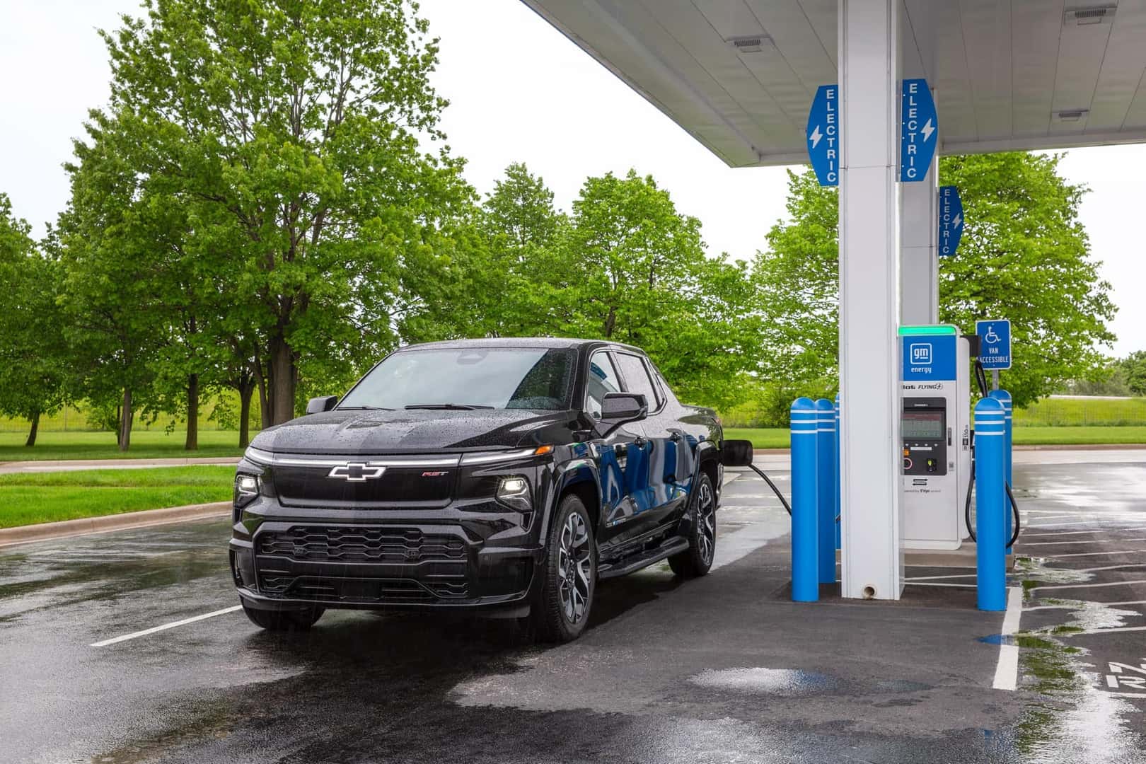 Tech Influencer Marques Brownlee's Review Of Chevrolet Silverado EV?