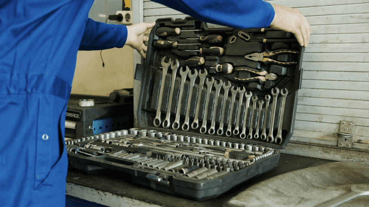 How to Read a Car's Fuse Box | Gerry Lane Enterprises