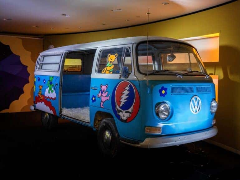 The Volkswagen ID.Buzz Will Electrically Trace the Carbon Footprint of ...